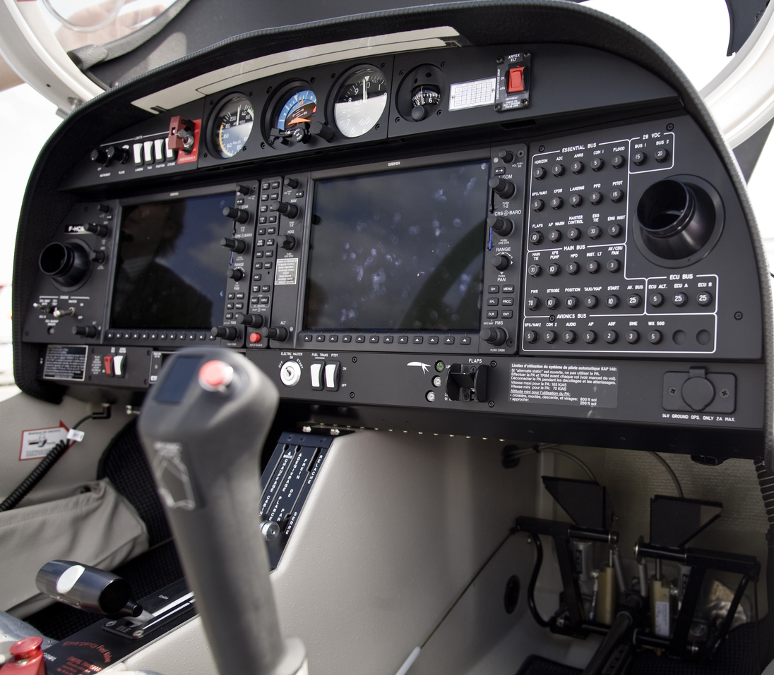 Flight Deck Controls | Woodward